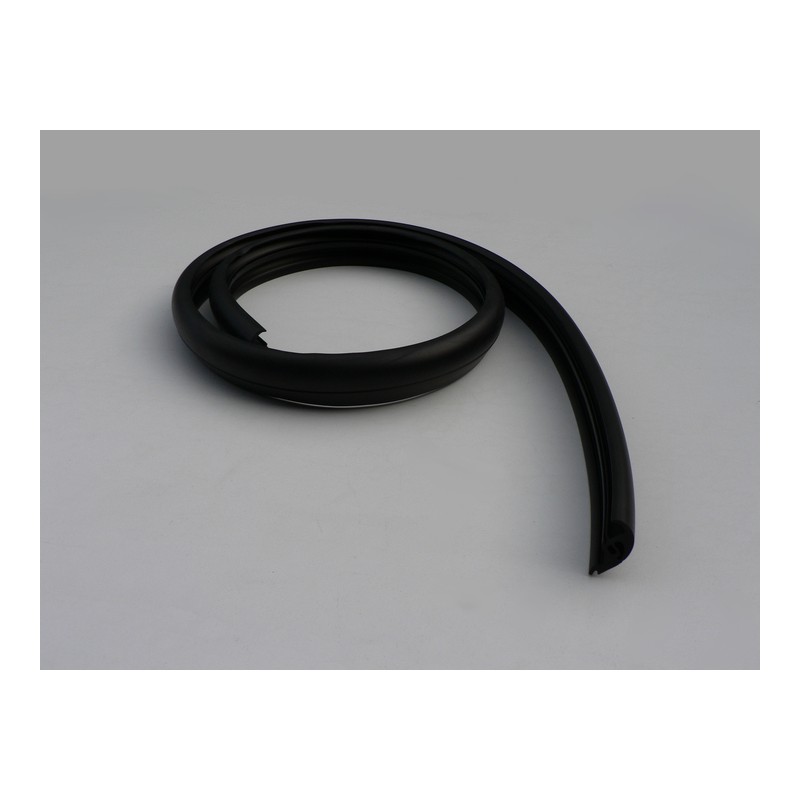 Hard top front seal
