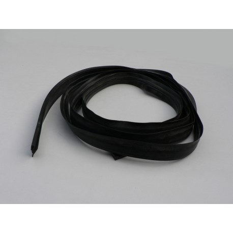 Hard top to body seal